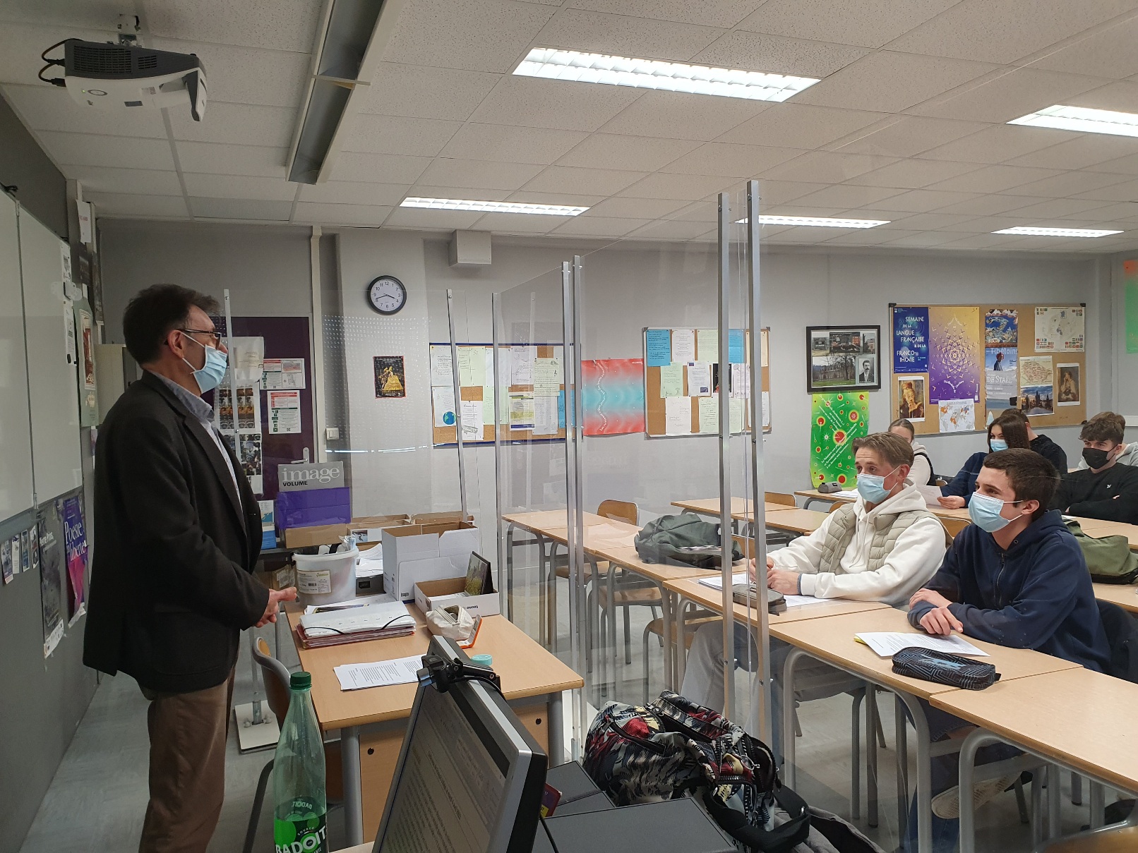 Rencontre entre le romancier François Vallejo et la classe de 1 G3 ...